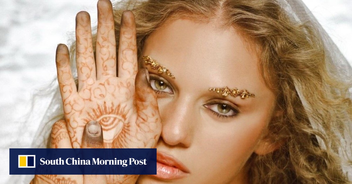 Meet Elyanna, who played with Coldplay at Glastonbury: the Palestinian ...