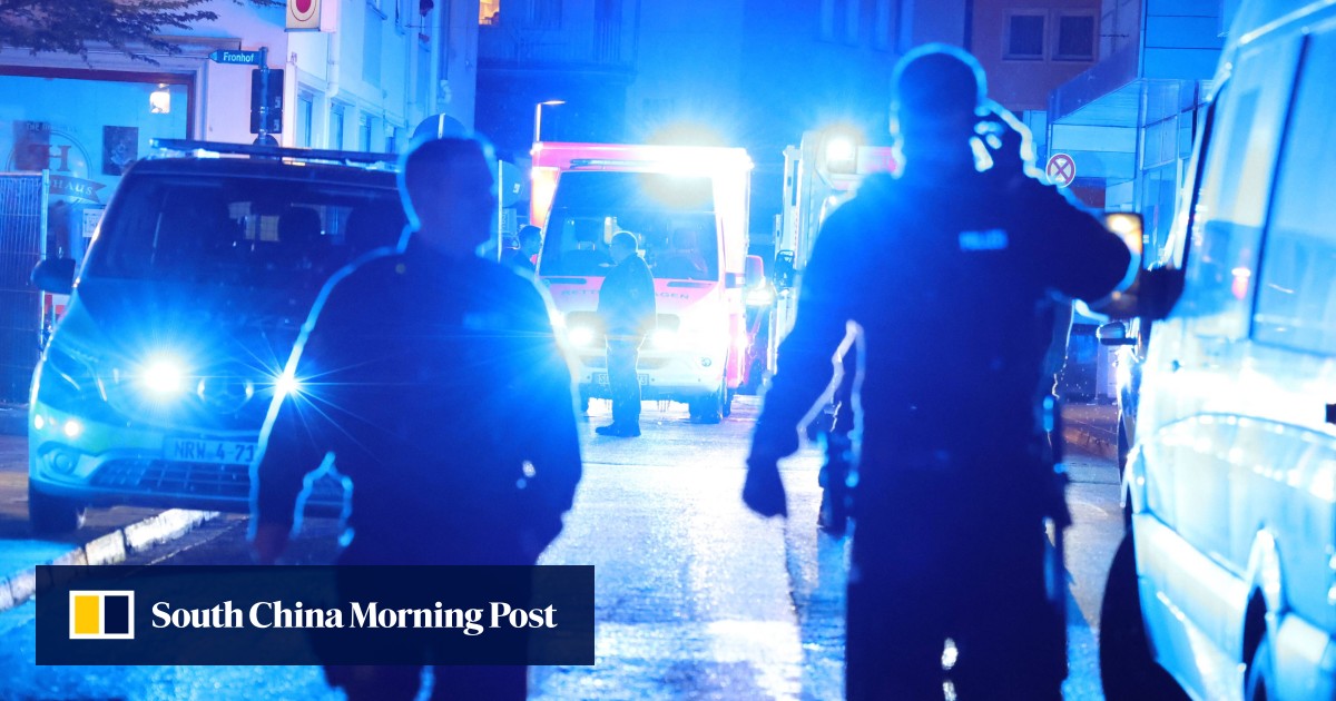 Knife attacker kills 3, wounds 8 at festival in German city of Solingen ...