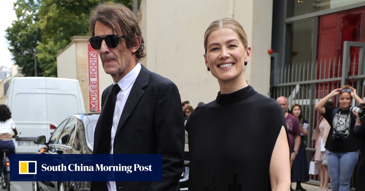 Who is Rosamund Pike’s Mandarin-speaking boyfriend, Robie Uniacke? He ...