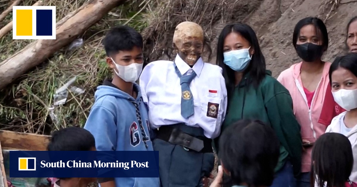 Video | Indonesian villagers dress up dead family members in corpse ...