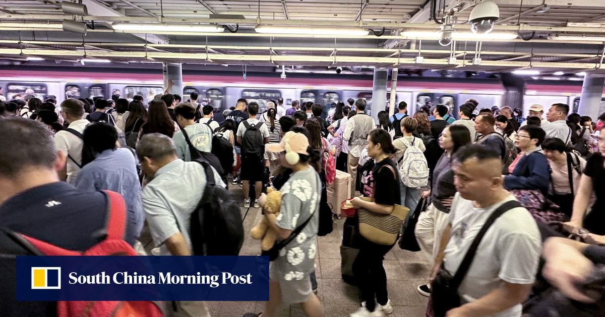 Crowds build up at Hong Kong border crossing as 3-day long weekend ends ...