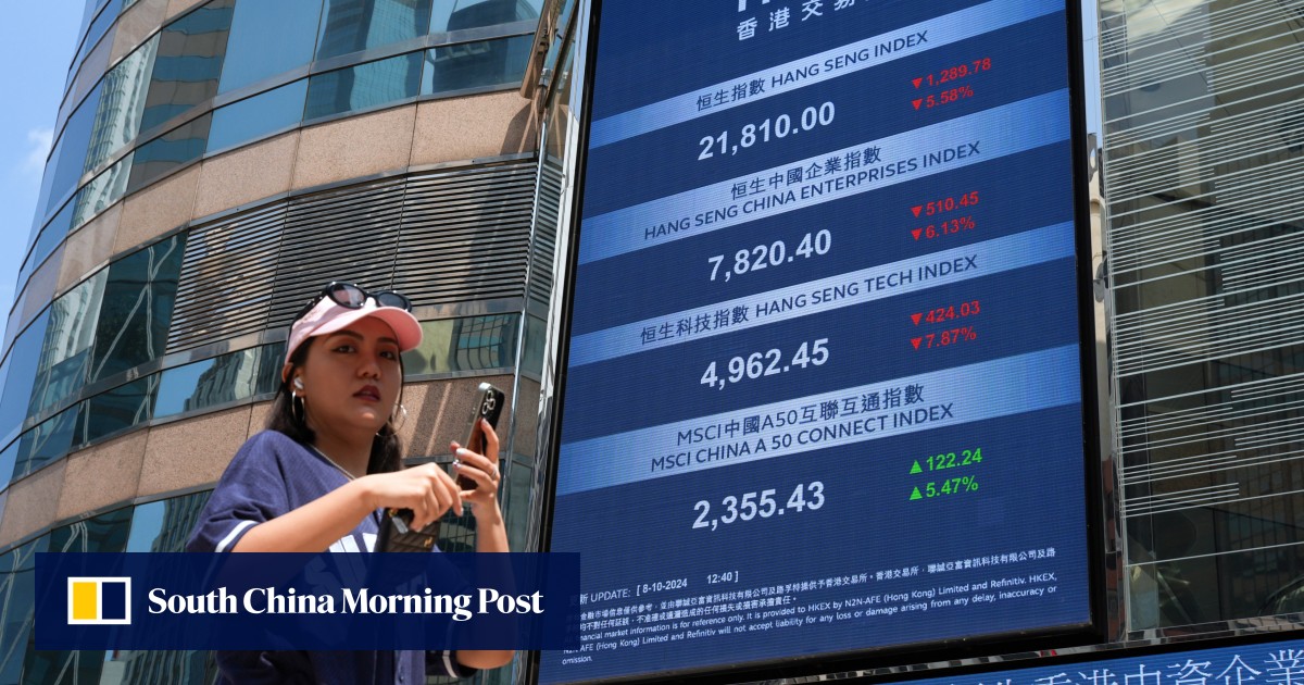 Hong Kong Stocks Fall Traders Unimpressed With Chinas Fiscal Stimulus