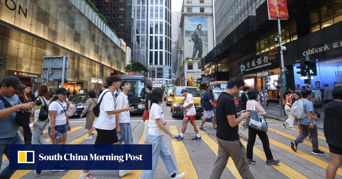 Hong Kong Stocks Fall On Mixed Earnings Results And Prospect Of China