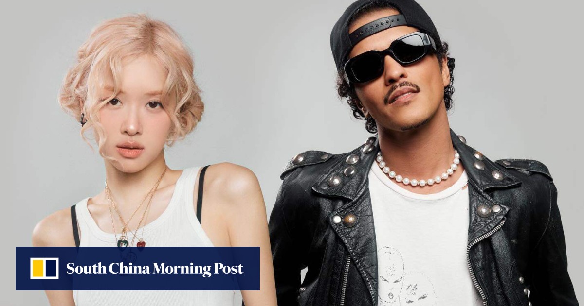 Rosé and Bruno Mars perform APT live for first time at MAMA awards show ...