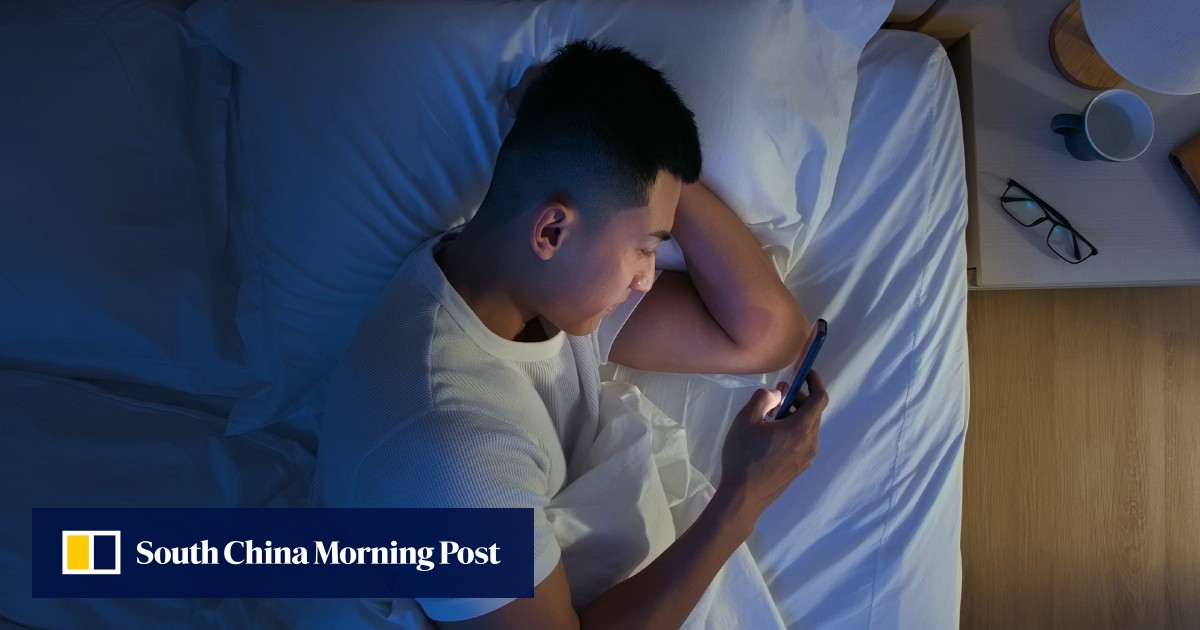 Man sues China firm after failing 26-day challenge to live in isolation ...