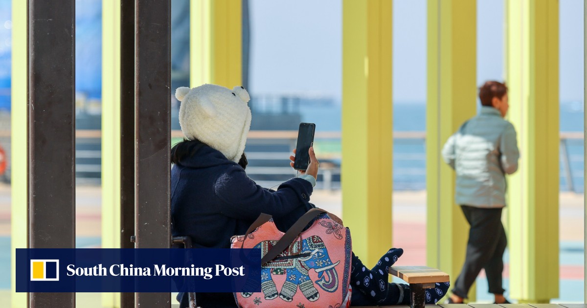 Hong Kong Issues First Cold Weather Warning Of 2025 As Temperatures Set