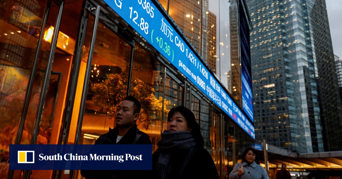 Hong Kong Stocks Slide Most In 3 Weeks As Rally Shows Signs Of