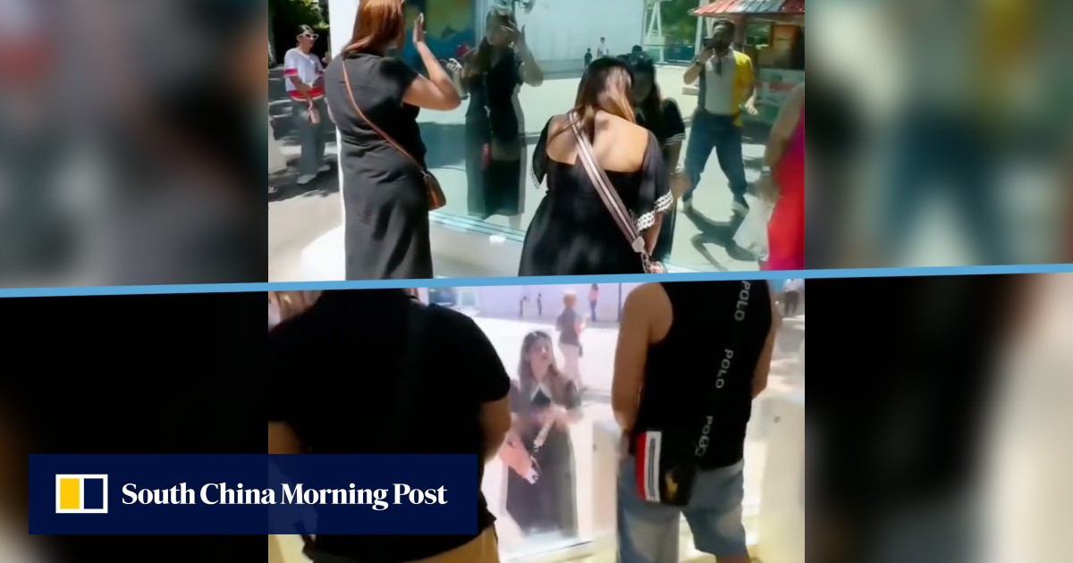 Bizarre 2-way mirror in Thai theme park toilet lets urinating men watch ...