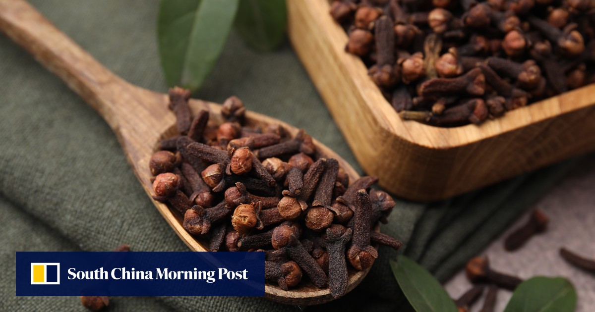 All about cloves, how to use them in cooking and a recipe that makes ...