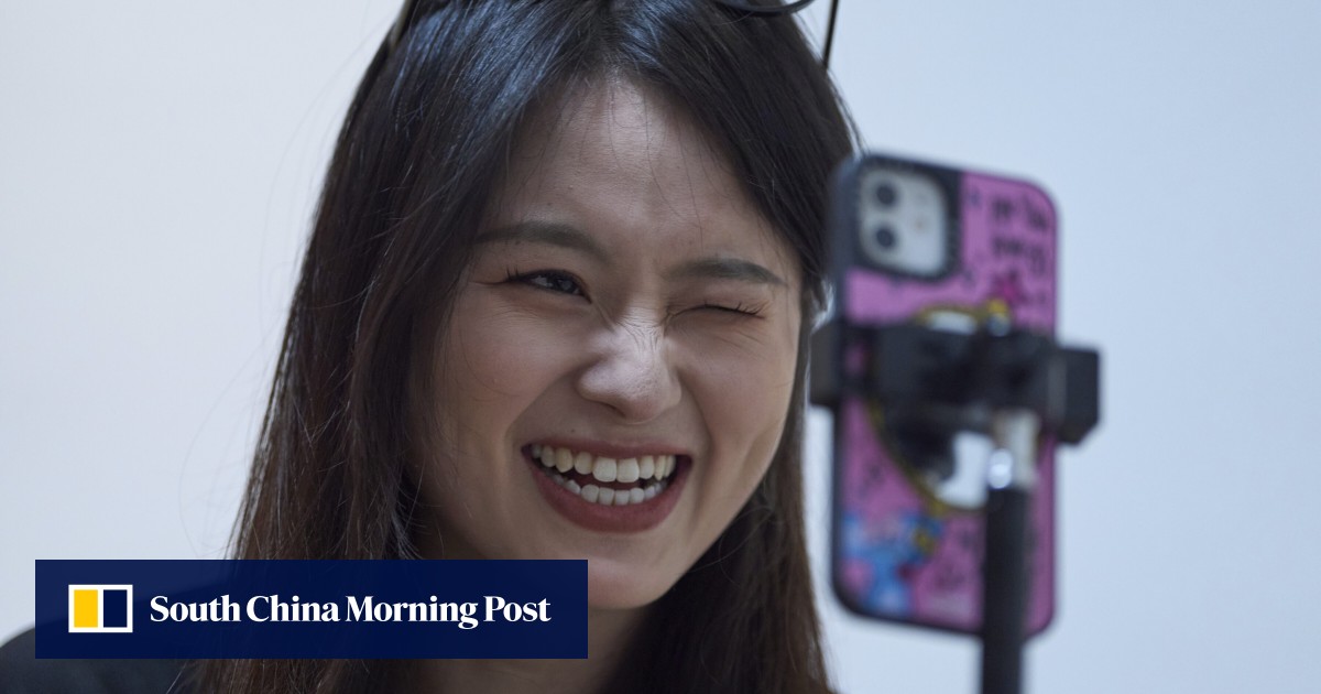 Chinese singles seek love via live video chats – while thousands watch ...