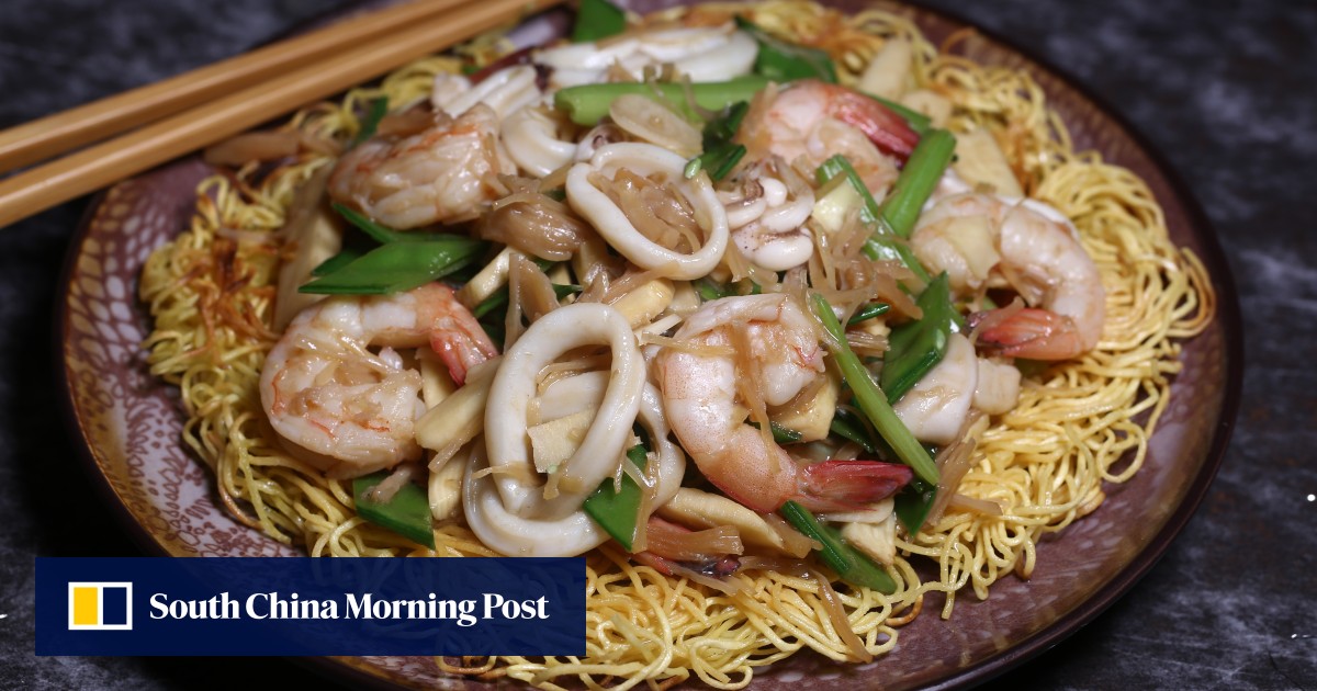 How to make chow mein with seafood and vegetables – a simple, versatile ...