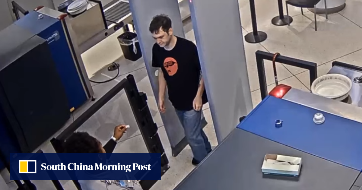 New York airport worker fired for handing passenger note saying ‘You ...