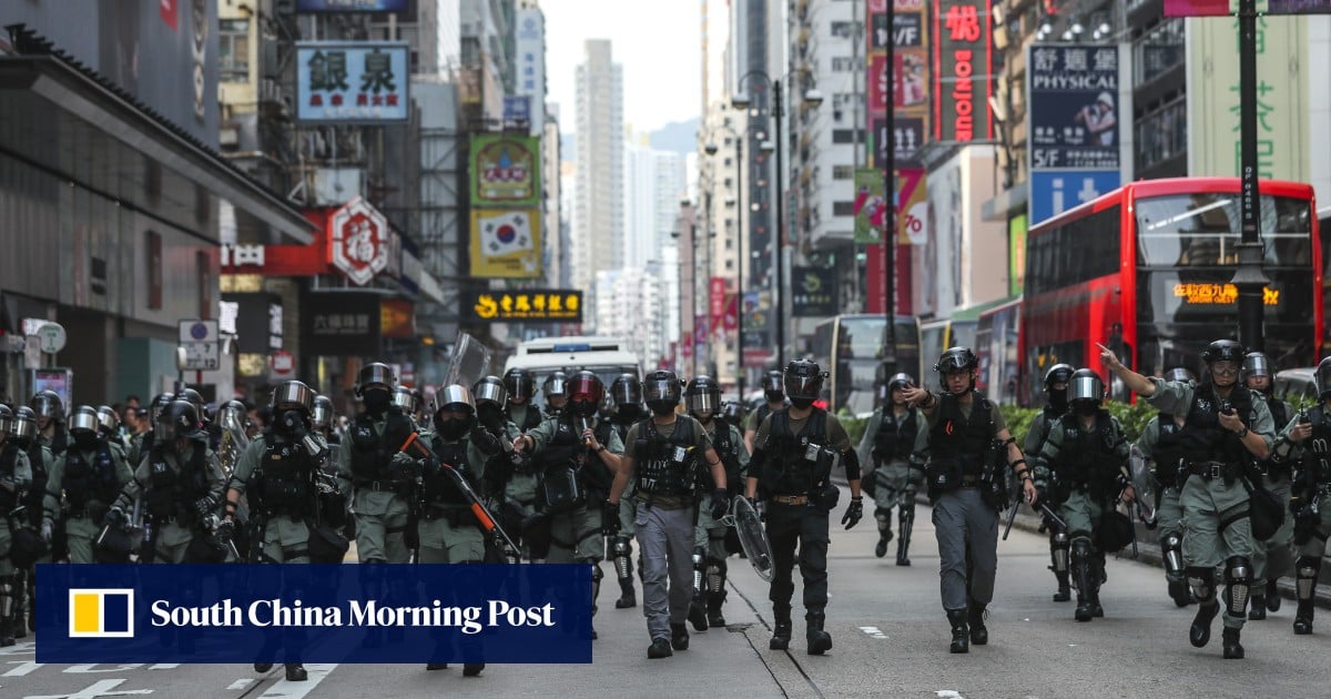 Hong Kong Police To Rehire 1 000 Retired Officers To Cope With Anti