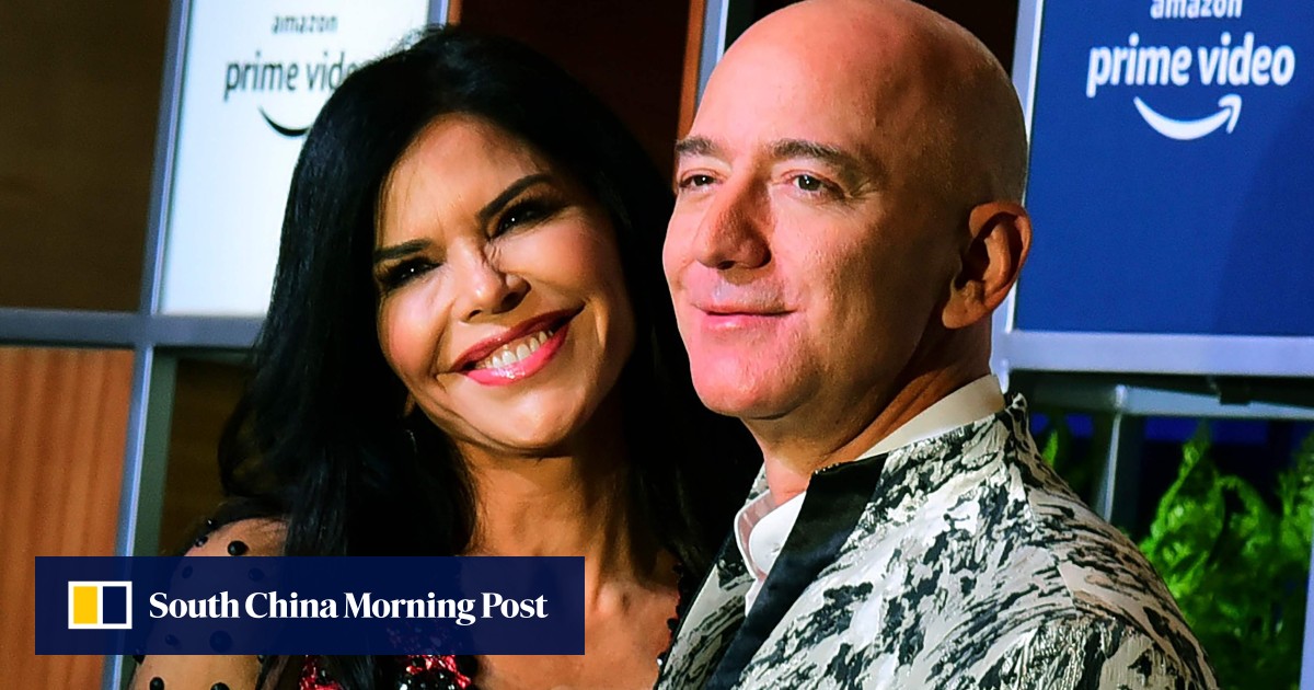 Jeff Bezos makes a wild fashion statement with girlfriend Lauren ...