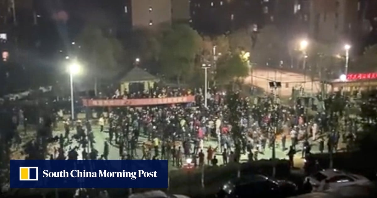 Coronavirus: residents of Hubei community defy lockdown to protest ... Coronavirus: residents of Hubei community defy lockdown to protest ...