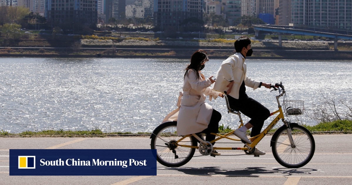 Coronavirus: South Korea extends social distancing to limit new daily ...