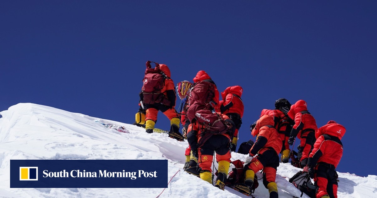Chinese surveyors reach summit of Mount Everest to remeasure its height ...