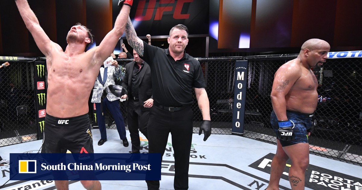 UFC 252: Marc Goddard sorry for missing Stipe Miocic eye poke on Daniel ...