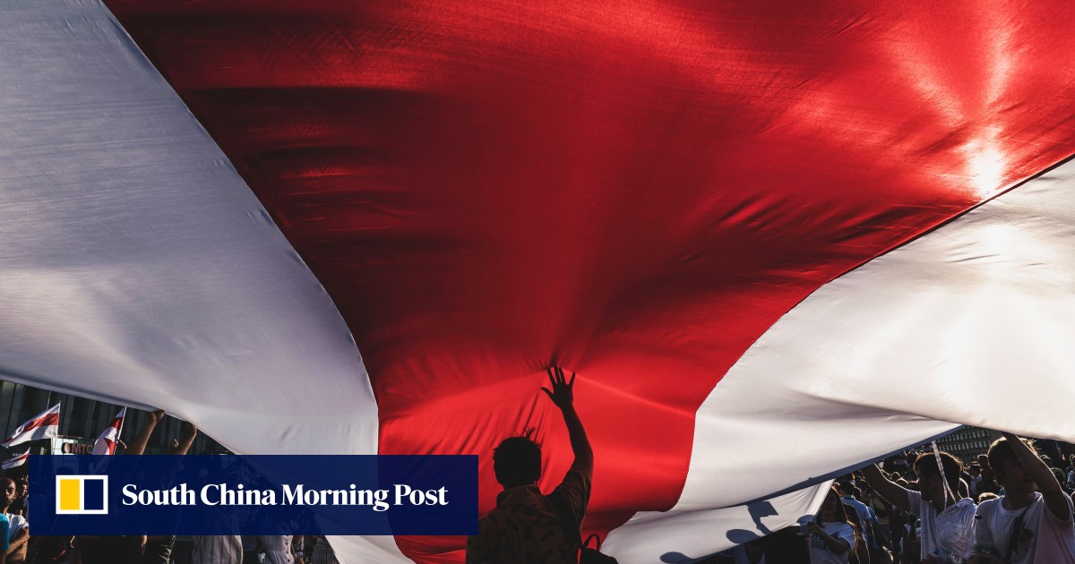 Could red-and-white Belarus ‘protest flag’ provoke a Russian ...