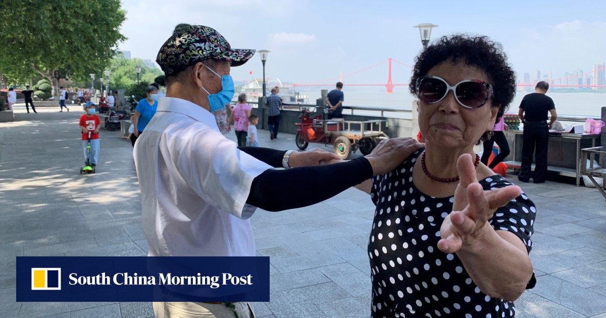 Chinese online dating groups help elderly find love and companionship ...