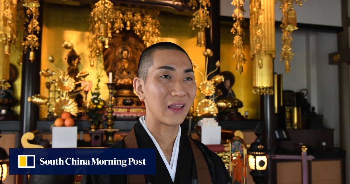 This gay Buddhist monk is a make-up artist, has an Instagram account ...