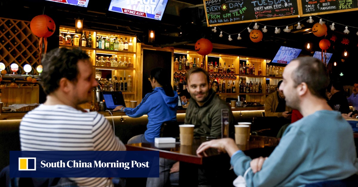 US election: Chinese, expats follow the action on CNN in a Beijing bar ...