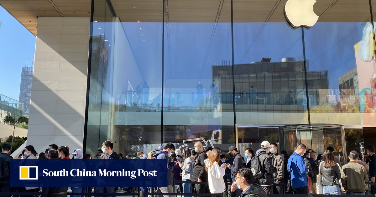 Apple launches MacBook laptops powered by its own computing chips ...