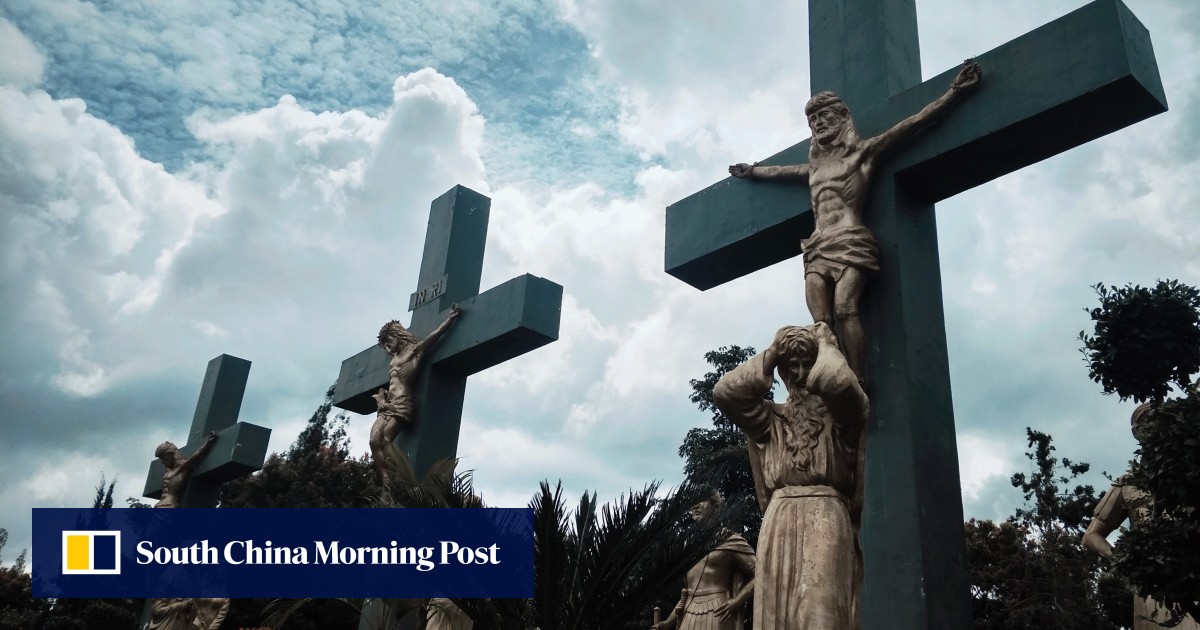 From luxury private cemeteries to graves piled on top of each other ...