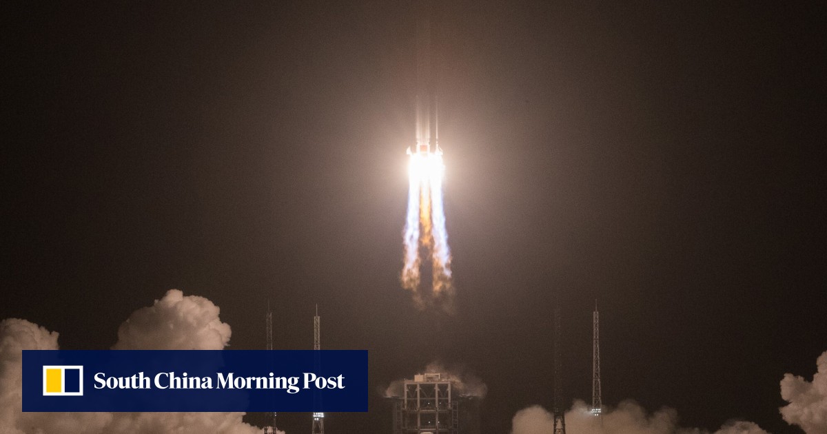 China enters heavy rocket race with planned 100-tonne launch vehicle ...