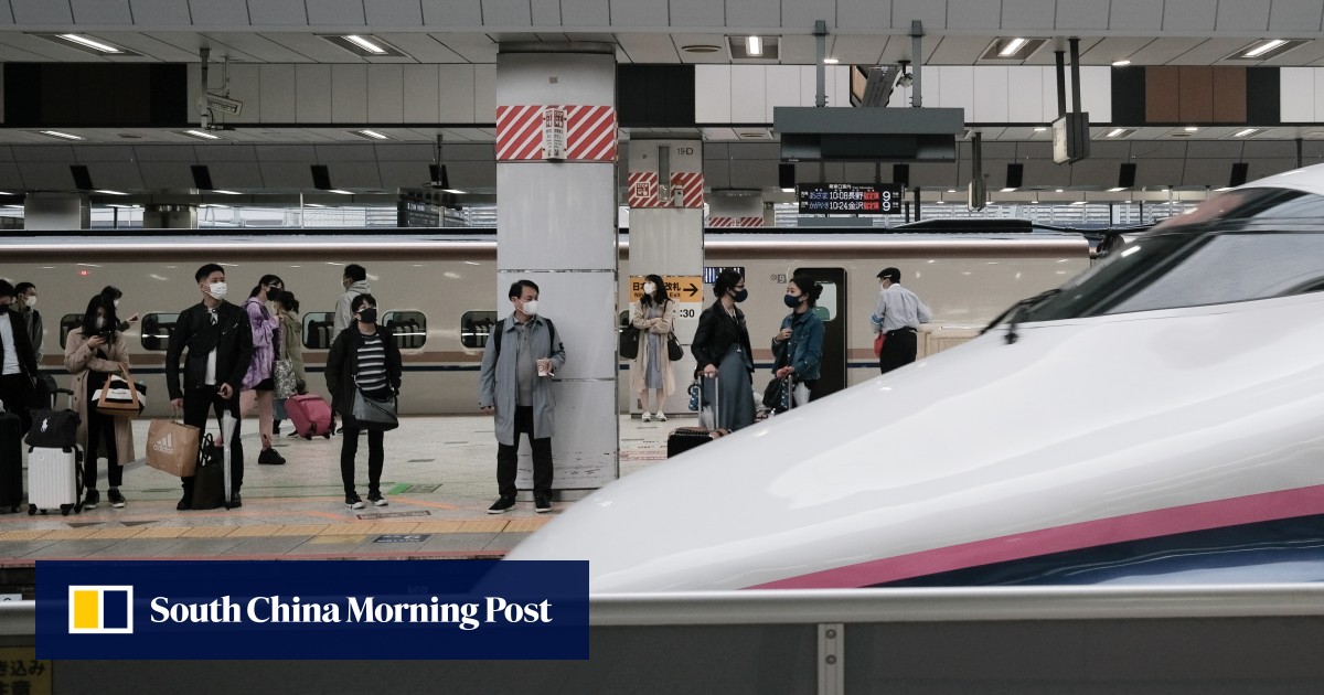 Japanese bullet train driver leaves cockpit for toilet with vehicle ...