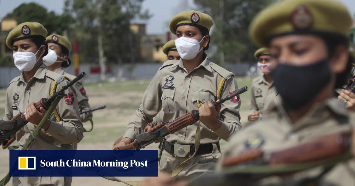 Indian police train Kashmir villagers to help secure border with ...