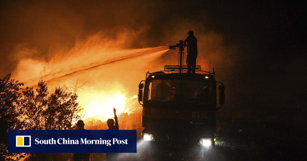 Turkey evacuates panicked tourists by rescue boat as fires rage in ...