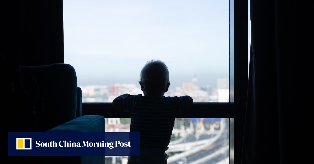 Dozens of quarantining families urge Hong Kong authorities to let their ...