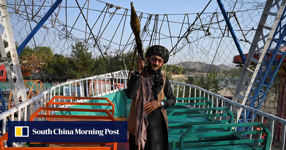 Afghan Taliban fighters enjoy fairground rides, pirate ship a hit ...
