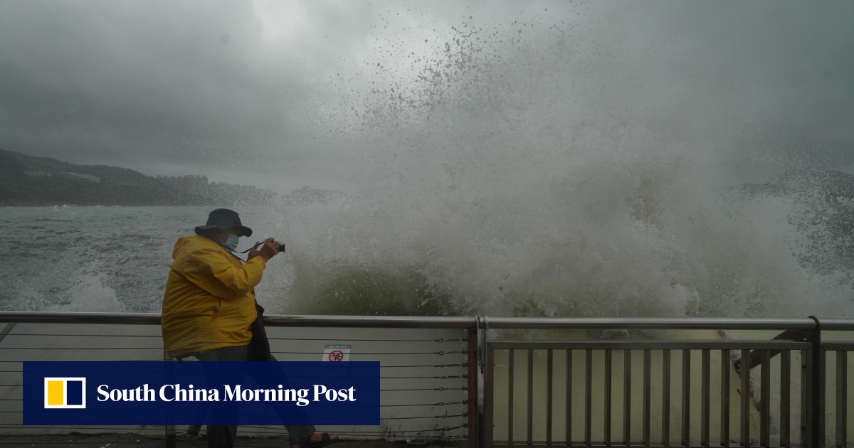 Stock market closed, No 8 warning signal to remain until 4pm as Typhoon ...