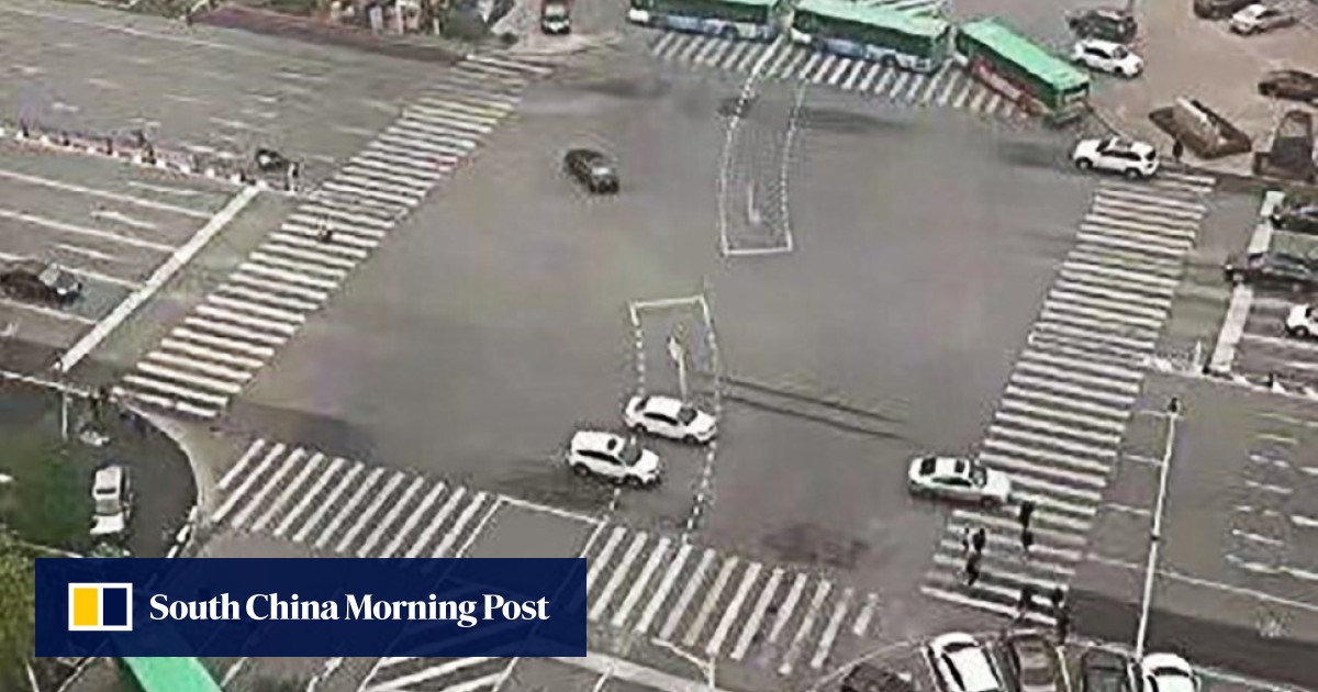Chinese city turns traffic lights red as it raises Covid-19 barricades ...