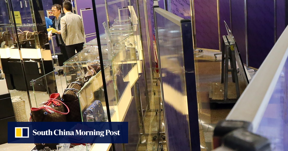 Burglar grabs HK$327,000 haul after prising open door of Hong Kong flat ...