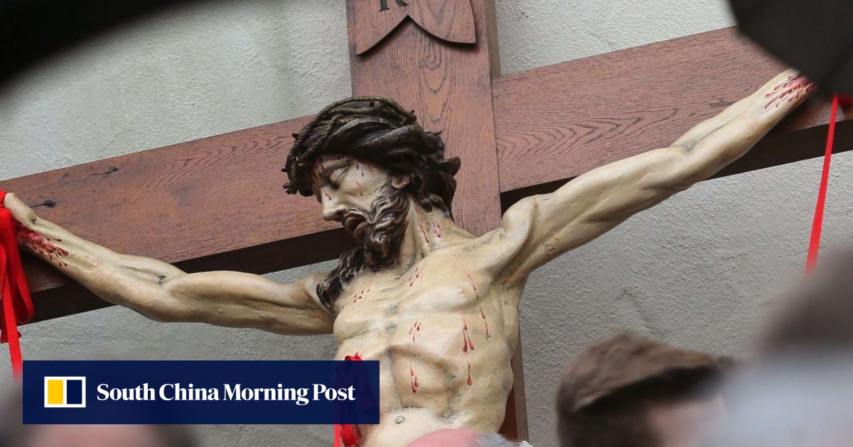 Stigmata woman who played Jesus in school play sparks religion debate ...