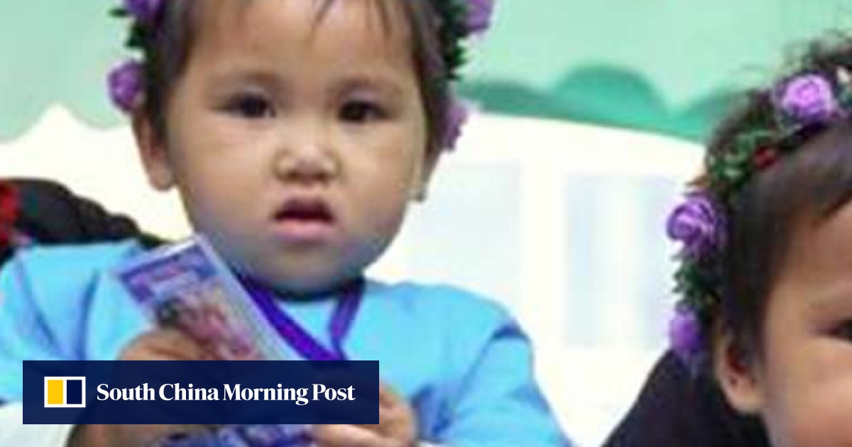 Seeing double: hundreds of twins, triplets attend special parade in ...