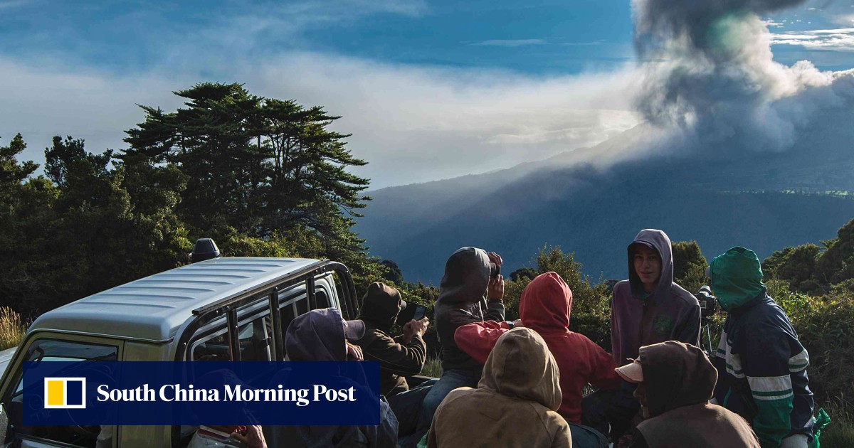 Costa Rica volcano eruption chokes towns in smoke and ash | South China ...