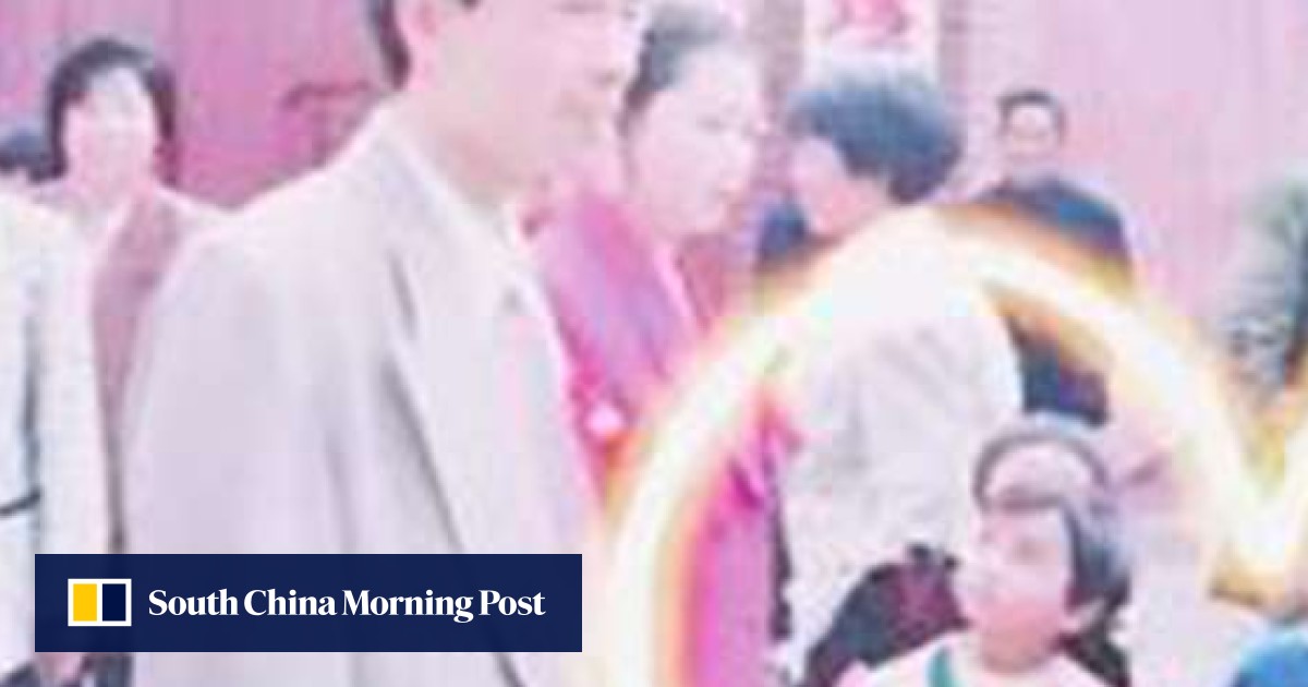 Chinese newlyweds discover they were pictured together at wedding as ...