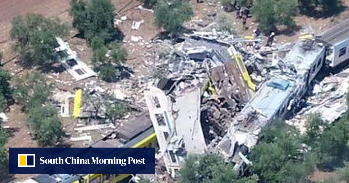 Horror smash: at least 20 dead after head-on collision between two ...