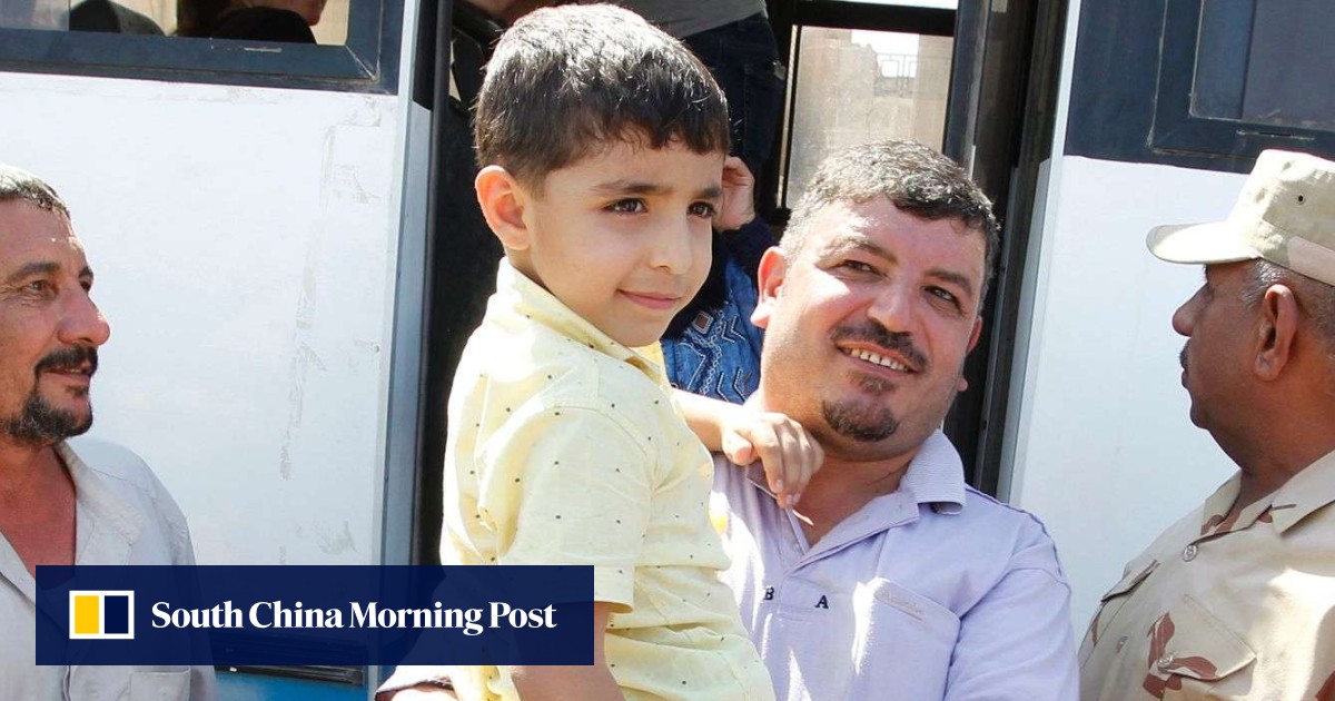 Iraq allows families back to Fallujah for the first time, but just a ...