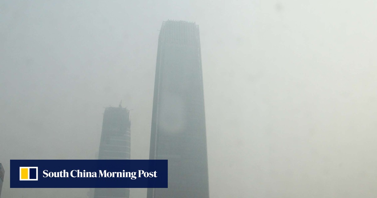 Choking smog hits Beijing, with clear skies not expected until Monday ...