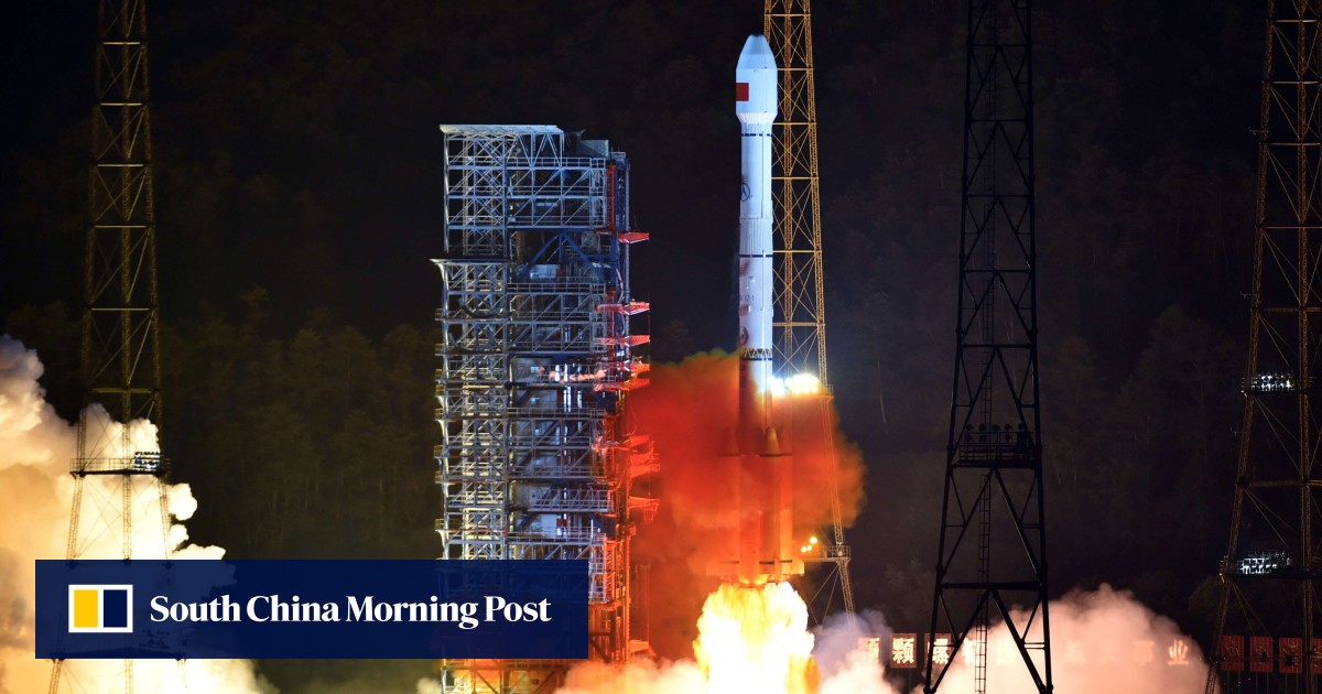 Chinese aerospace giant unveils first smartphone for country’s ...