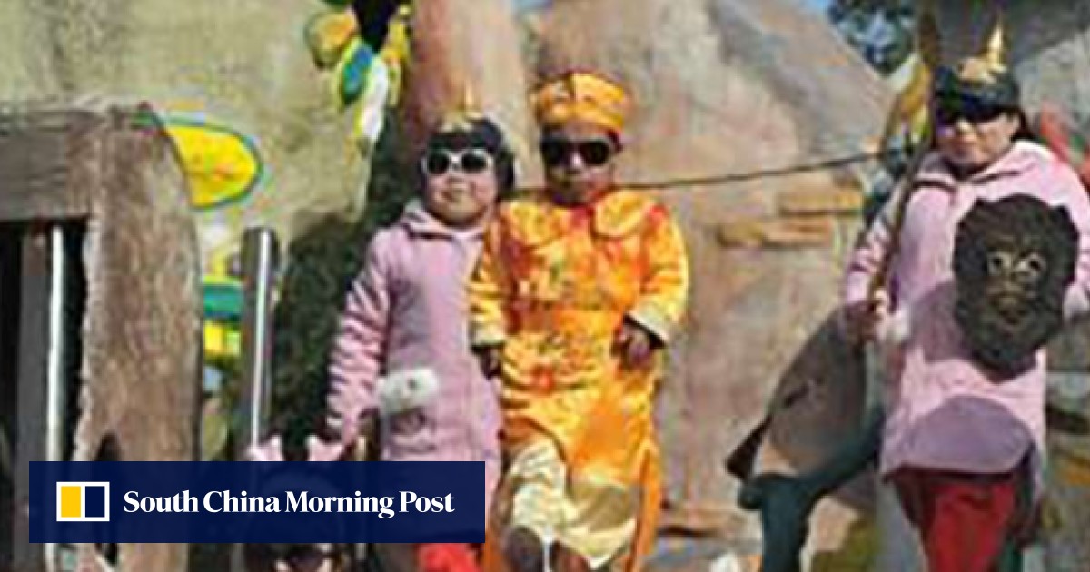 Chinese dwarves say ‘little people’ theme park allows them equality and ...