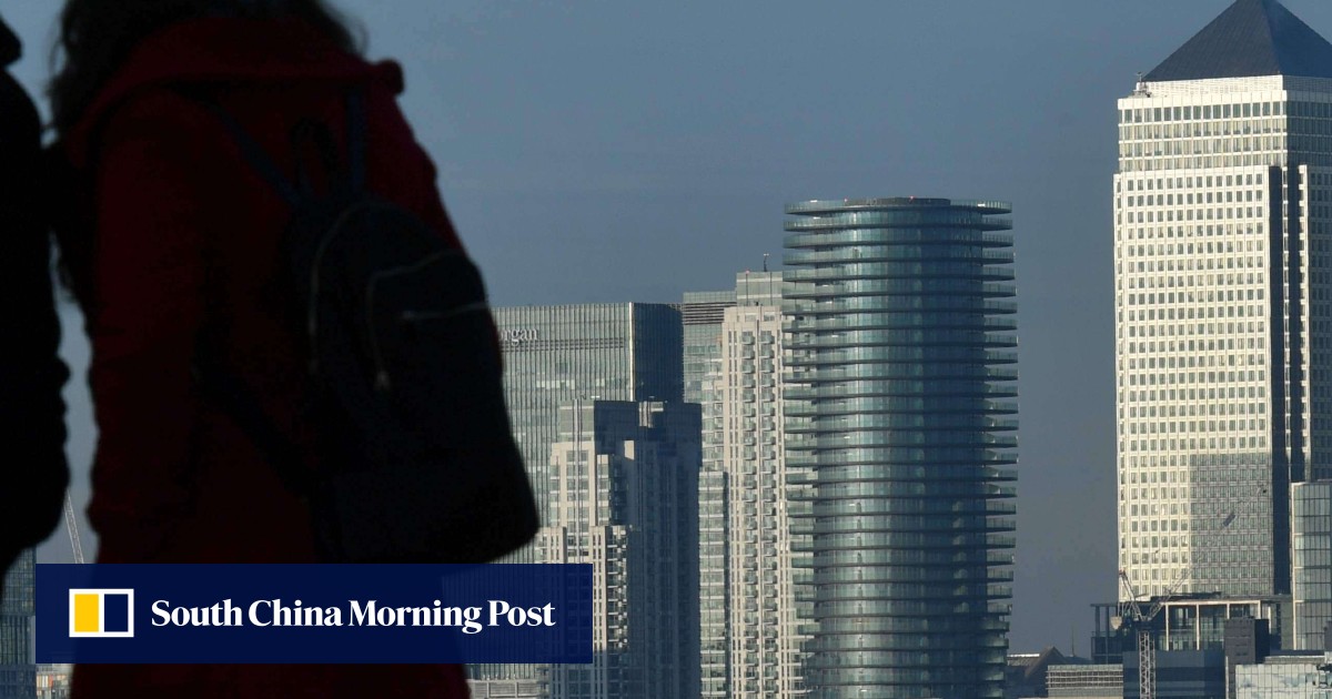 HSBC’s chief executive reiterates plan to relocate 1,000 staff to Paris ...