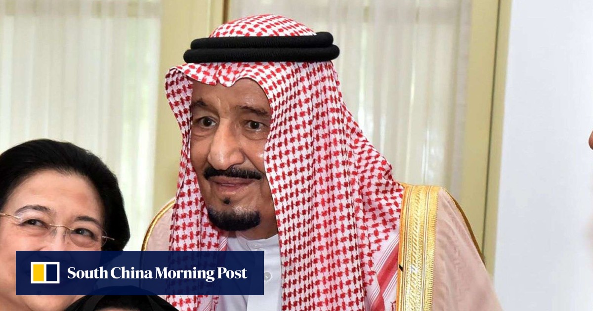 Saudi King Salman embraces the selfie on tour across Asia | South China ...