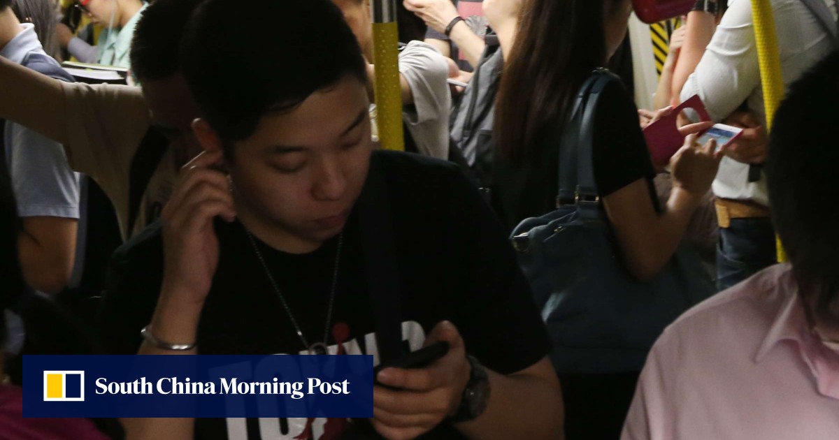 Commuters left stranded as power failure stops MTR services on Kwun ...