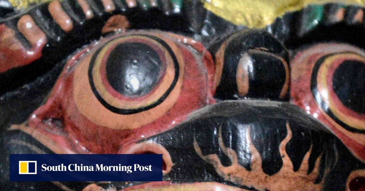 Men rinsed hands in acid during bizarre Indonesian sorcery ritual to ...